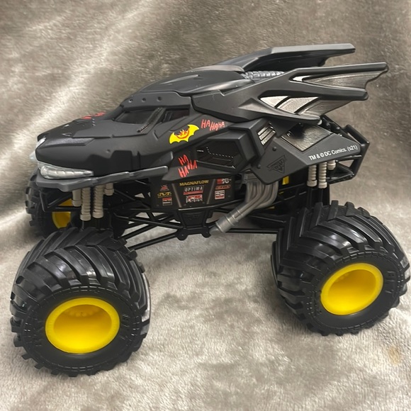 Spin Master | Toys | Spin Master 24 Scale Monster Jam Street Justice ...